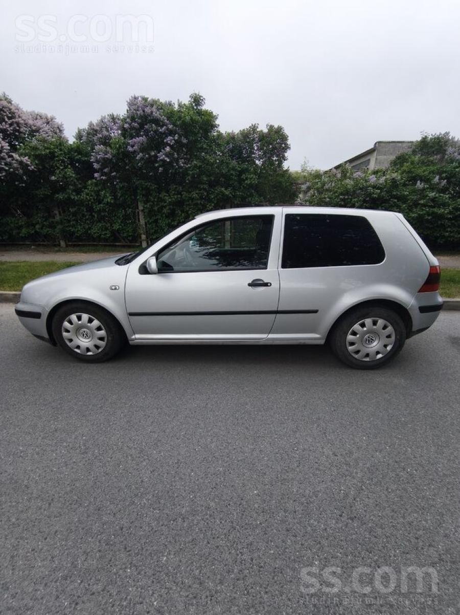 Volkswagen Golf 2001 Liepāja, ar dzinēja tilpumu 1.40 L un nobraukumu 181 tūkst. km par 1350 €, foto 4 vietnē AUTOMOTO.COM.LV