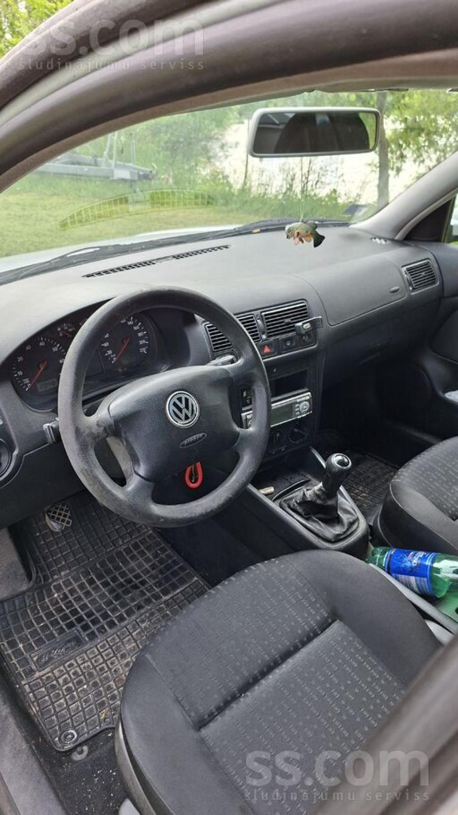 Volkswagen Golf 2001 in Riga, with an engine capacity of 1.40 L and mileage of 230 thousand km for 1350 €, photo 5 on AUTOMOTO.COM.LV