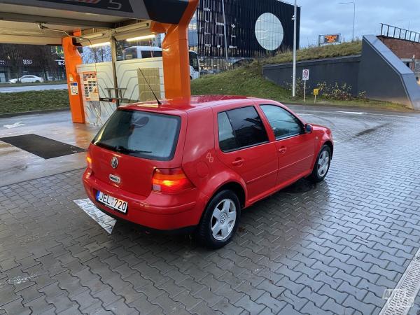 Volkswagen Golf 2001 in Vilnius, with an engine capacity of 1.60 L and mileage of 300 thousand km for 490 €, photo 3 on AUTOMOTO.COM.LV