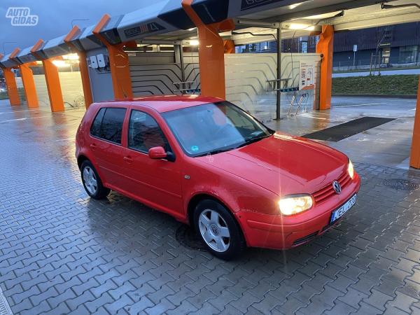 Volkswagen Golf 2001 Viļņa, ar dzinēja tilpumu 1.60 L un nobraukumu 300 tūkst. km par 490 €, foto 4 vietnē AUTOMOTO.COM.LV