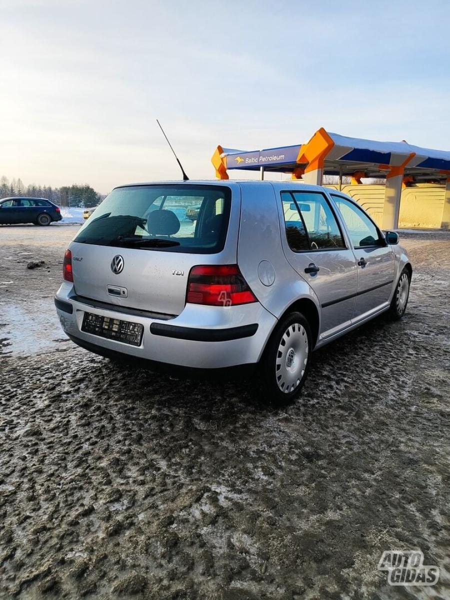 Volkswagen Golf 2001 in Vilnius, with an engine capacity of 1.90 L and mileage of 396 thousand km for 1250 €, photo 5 on AUTOMOTO.COM.LV