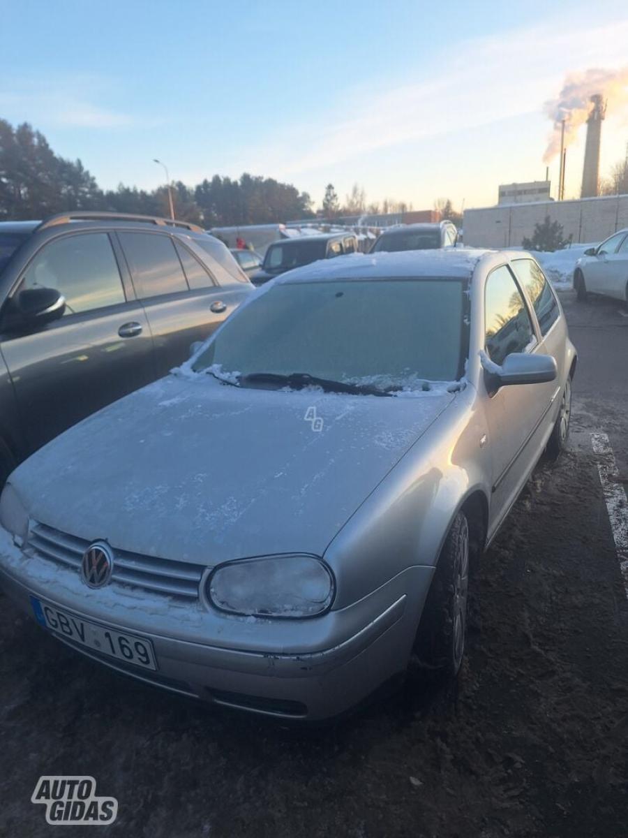 Volkswagen Golf 2001 Palanga, ar dzinēja tilpumu 1.40 L un nobraukumu 220 tūkst. km par 350 €, foto 1 vietnē AUTOMOTO.COM.LV