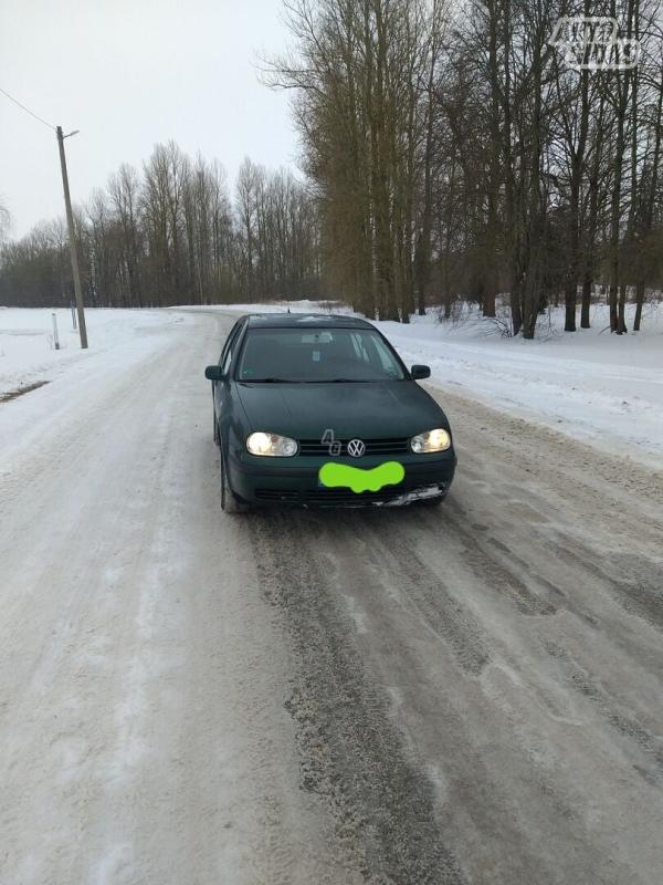 Volkswagen Golf 2001 in Vilnius, with an engine capacity of 1.60 L and mileage of 255 thousand km for 800 €, photo 1 on AUTOMOTO.COM.LV
