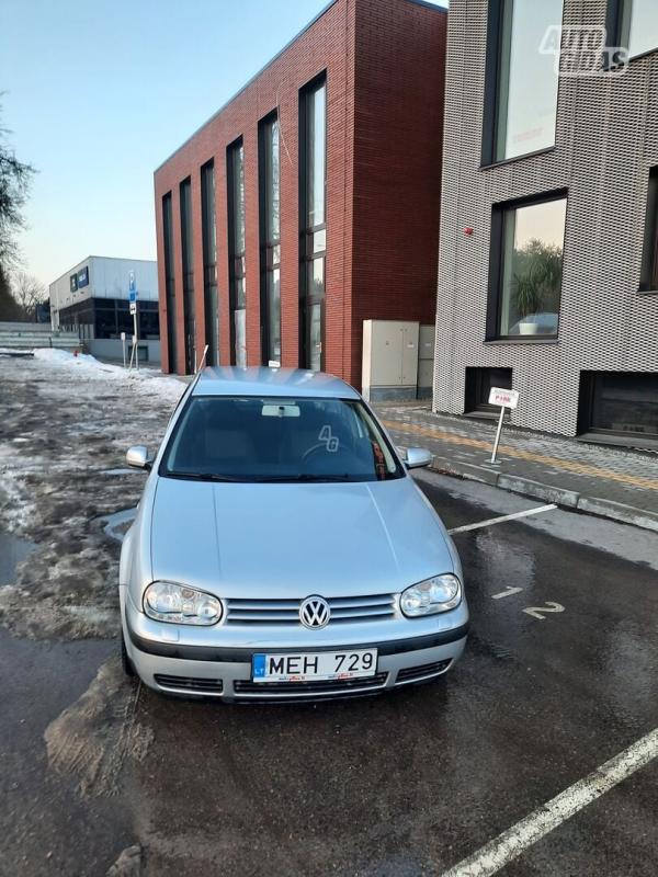 Volkswagen Golf 2001 in Vilnius, with an engine capacity of 1.40 L and mileage of 157 thousand km for 1200 €, photo 9 on AUTOMOTO.COM.LV