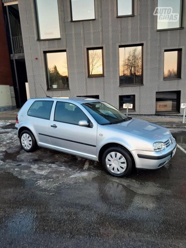Volkswagen Golf 2001 in Vilnius, with an engine capacity of 1.40 L and mileage of 157 thousand km for 1200 €, photo 10 on AUTOMOTO.COM.LV