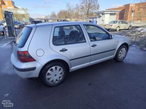 Volkswagen Golf 2001 Viļņa, ar dzinēja tilpumu 1.60 L un nobraukumu 295 tūkst. km par 450 €, foto 2 vietnē AUTOMOTO.COM.LV