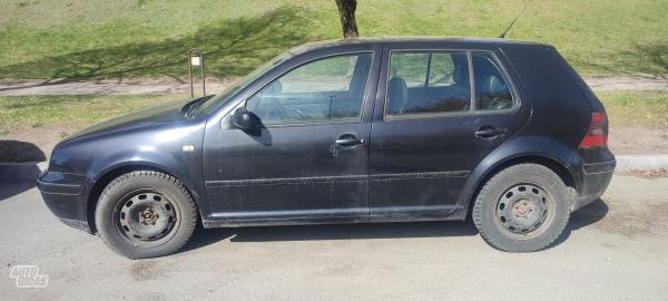 Volkswagen Golf 2001 in Vilnius, with an engine capacity of 1.60 L and mileage of 215 thousand km for 500 €, photo 10 on AUTOMOTO.COM.LV