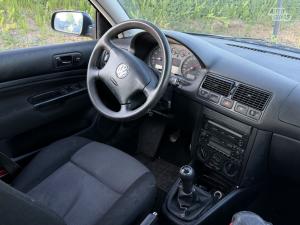 Volkswagen Golf 2001 Viļņa, ar dzinēja tilpumu 1.60 L un nobraukumu 250 tūkst. km par 1000 €, foto 7 vietnē AUTOMOTO.COM.LV