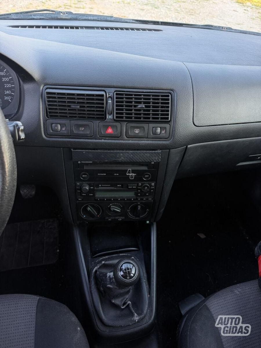Volkswagen Golf 2001 Viļņa, ar dzinēja tilpumu 1.60 L un nobraukumu 250 tūkst. km par 1000 €, foto 8 vietnē AUTOMOTO.COM.LV
