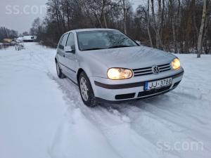 Volkswagen Golf 2001 Rīga, ar dzinēja tilpumu 1.60 L un nobraukumu 262 tūkst. km par 800 €, foto 3 vietnē AUTOMOTO.COM.LV