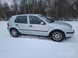 Volkswagen Golf 2001 Rīga, ar dzinēja tilpumu 1.60 L un nobraukumu 262 tūkst. km par 800 €, foto 6 vietnē AUTOMOTO.COM.LV
