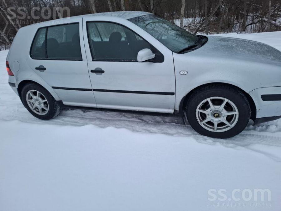Volkswagen Golf 2001 Rīga, ar dzinēja tilpumu 1.60 L un nobraukumu 262 tūkst. km par 800 €, foto 7 vietnē AUTOMOTO.COM.LV