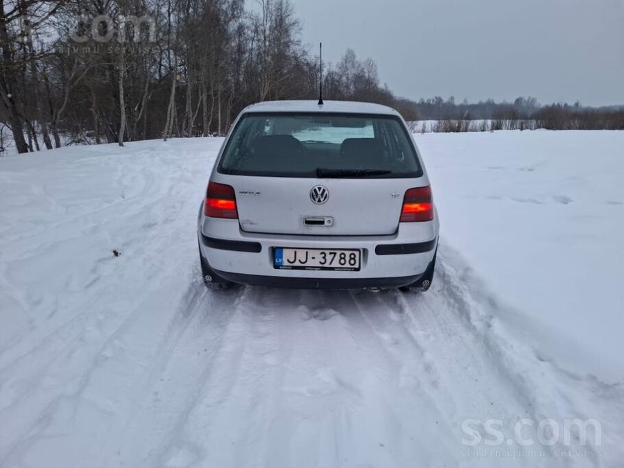 Volkswagen Golf 2001 Rīga, ar dzinēja tilpumu 1.60 L un nobraukumu 262 tūkst. km par 800 €, foto 12 vietnē AUTOMOTO.COM.LV