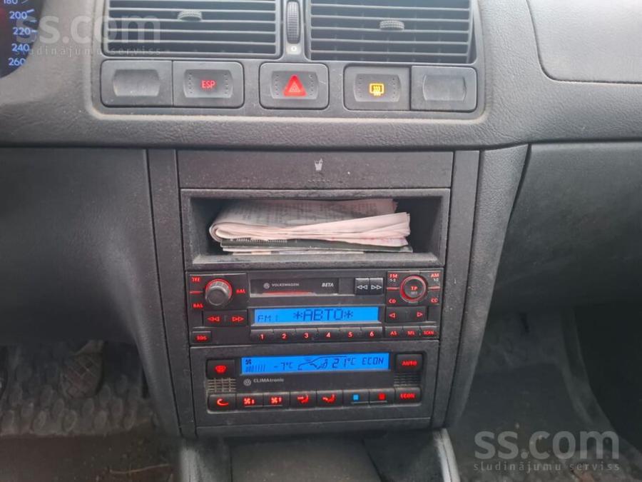 Volkswagen Golf 2001 Rīga, ar dzinēja tilpumu 1.60 L un nobraukumu 262 tūkst. km par 800 €, foto 17 vietnē AUTOMOTO.COM.LV