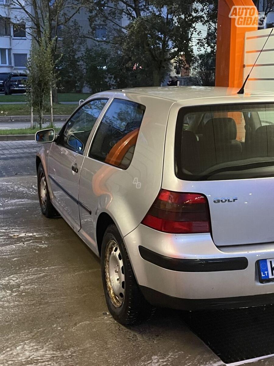 Volkswagen Golf 2001 in Vilnius, with an engine capacity of 1.90 L and mileage of 355 thousand km for 500 €, photo 4 on AUTOMOTO.COM.LV