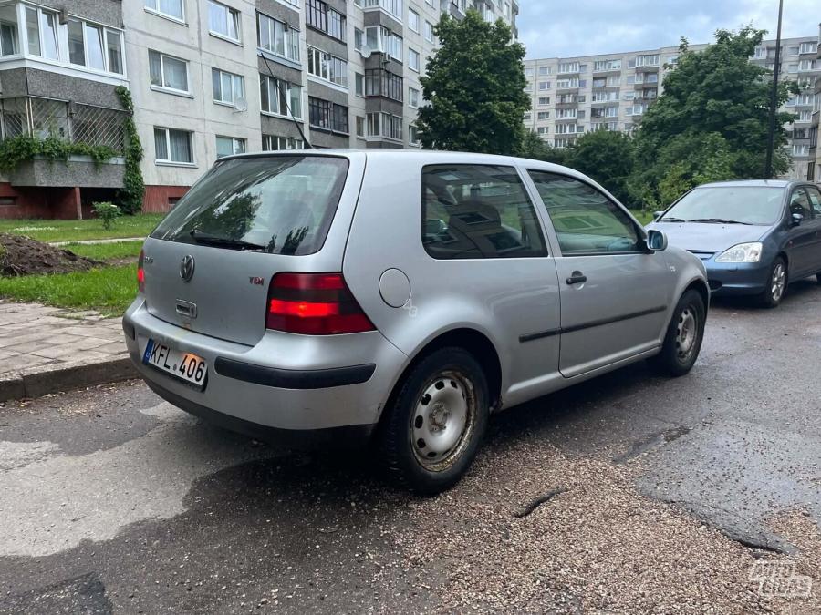 Volkswagen Golf 2001 in Vilnius, with an engine capacity of 1.90 L and mileage of 355 thousand km for 500 €, photo 6 on AUTOMOTO.COM.LV