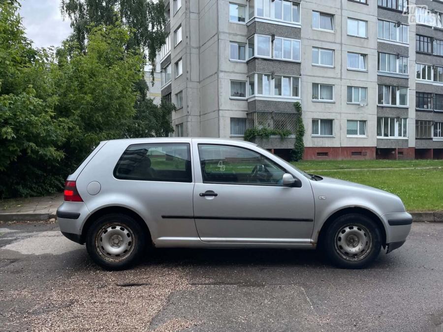 Volkswagen Golf 2001 in Vilnius, with an engine capacity of 1.90 L and mileage of 355 thousand km for 500 €, photo 7 on AUTOMOTO.COM.LV