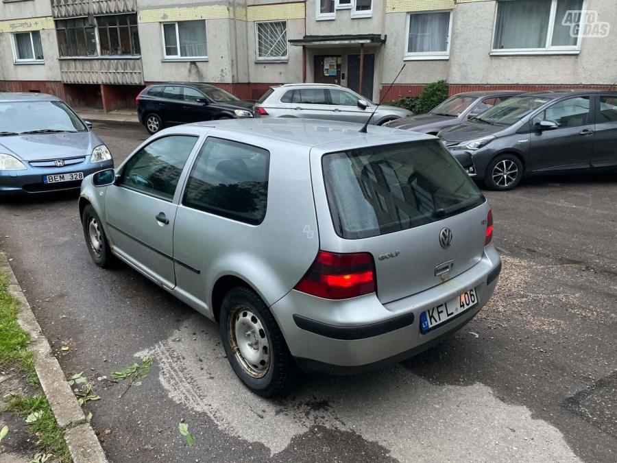 Volkswagen Golf 2001 in Vilnius, with an engine capacity of 1.90 L and mileage of 355 thousand km for 500 €, photo 8 on AUTOMOTO.COM.LV