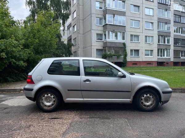Volkswagen Golf 2001 Viļņa, ar dzinēja tilpumu 1.90 L un nobraukumu 355 tūkst. km par 500 €, foto 7 vietnē AUTOMOTO.COM.LV