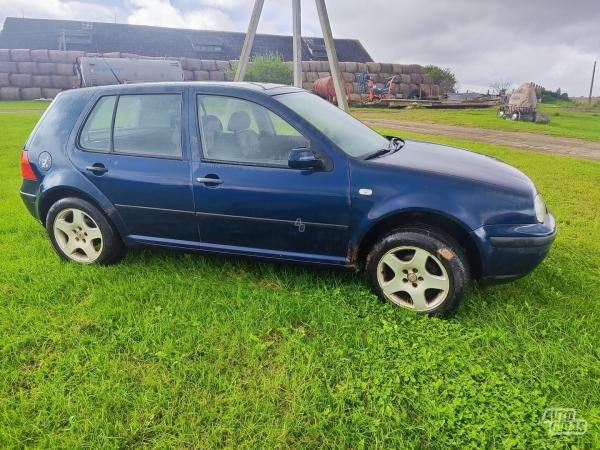 Volkswagen Golf 2001 in Kelme, with an engine capacity of 1.40 L and mileage of 325 thousand km for 850 €, photo 4 on AUTOMOTO.COM.LV