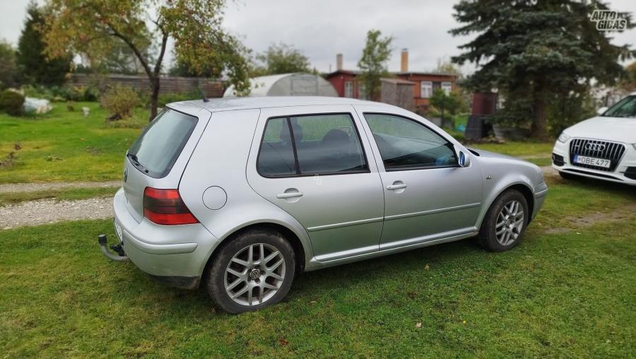 Volkswagen Golf 2001 Panevēža, ar dzinēja tilpumu 1.90 L un nobraukumu 500 tūkst. km par 800 €, foto 4 vietnē AUTOMOTO.COM.LV