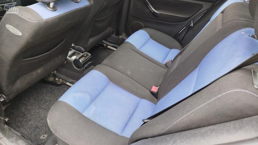 Volkswagen Golf 2001 Panevēža, ar dzinēja tilpumu 1.90 L un nobraukumu 500 tūkst. km par 800 €, foto 8 vietnē AUTOMOTO.COM.LV