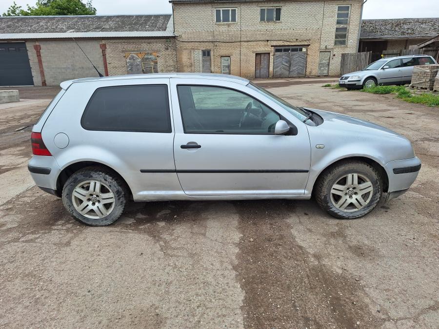 Volkswagen Golf 2002 in Liepaja, with an engine capacity of 1.90 L and mileage of 558 thousand km for 1399 €, photo 2 on AUTOMOTO.COM.LV