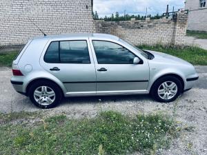 Volkswagen Golf 2002 in Daugavpils, with an engine capacity of 1.90 L and mileage of 275 thousand km for 1749 €, photo 6 on AUTOMOTO.COM.LV