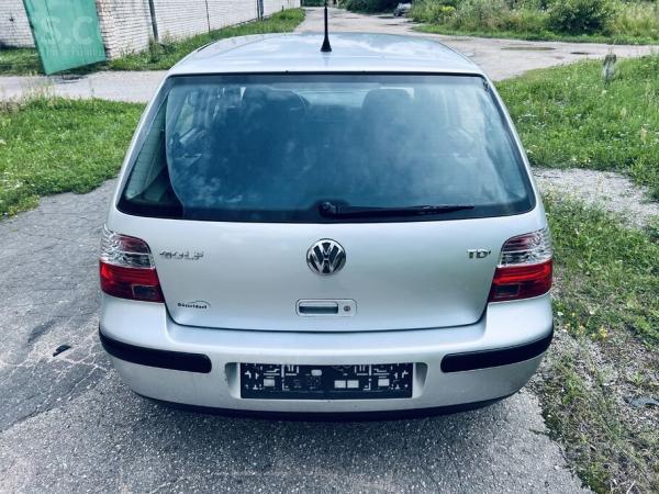 Volkswagen Golf 2002 in Daugavpils, with an engine capacity of 1.90 L and mileage of 275 thousand km for 1649 €, photo 8 on AUTOMOTO.COM.LV