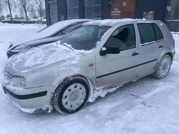 Volkswagen Golf 2002 Rokiškis, ar dzinēja tilpumu 1.90 L un nobraukumu 450 tūkst. km par 650 €, foto 2 vietnē AUTOMOTO.COM.LV