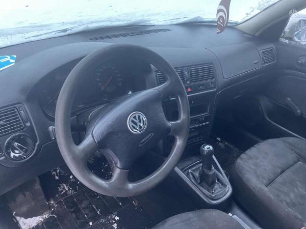 Volkswagen Golf 2002 Rokiškis, ar dzinēja tilpumu 1.90 L un nobraukumu 450 tūkst. km par 650 €, foto 4 vietnē AUTOMOTO.COM.LV