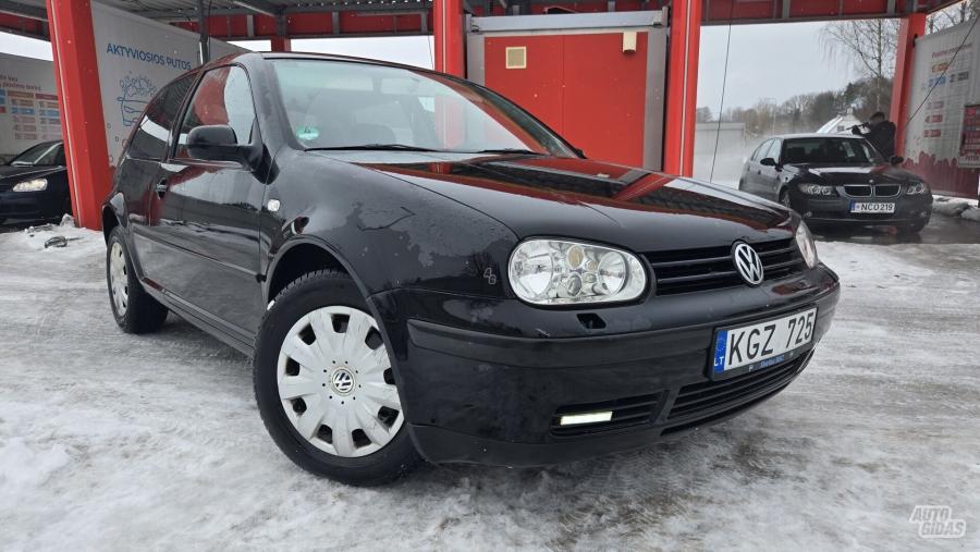 Volkswagen Golf 2002 in Prienai, with an engine capacity of 1.40 L and mileage of 215 thousand km for 500 €, photo 4 on AUTOMOTO.COM.LV