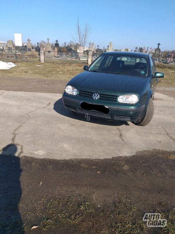 Volkswagen Golf 2002 in Vilnius, with an engine capacity of 1.60 L and mileage of 295 thousand km for 850 €, photo 2 on AUTOMOTO.COM.LV