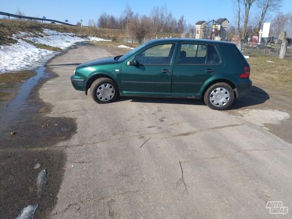 Volkswagen Golf 2002 in Vilnius, with an engine capacity of 1.60 L and mileage of 295 thousand km for 850 €, photo 4 on AUTOMOTO.COM.LV