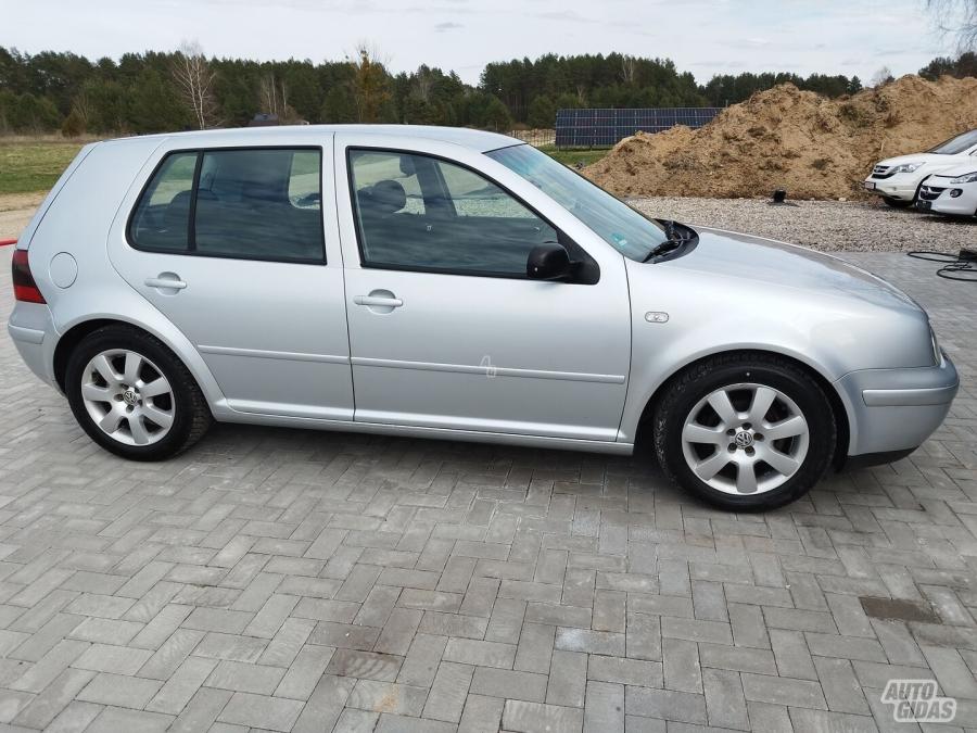 Volkswagen Golf 2002 in Druskininkai, with an engine capacity of 1.60 L and mileage of 241 thousand km for 1650 €, photo 4 on AUTOMOTO.COM.LV