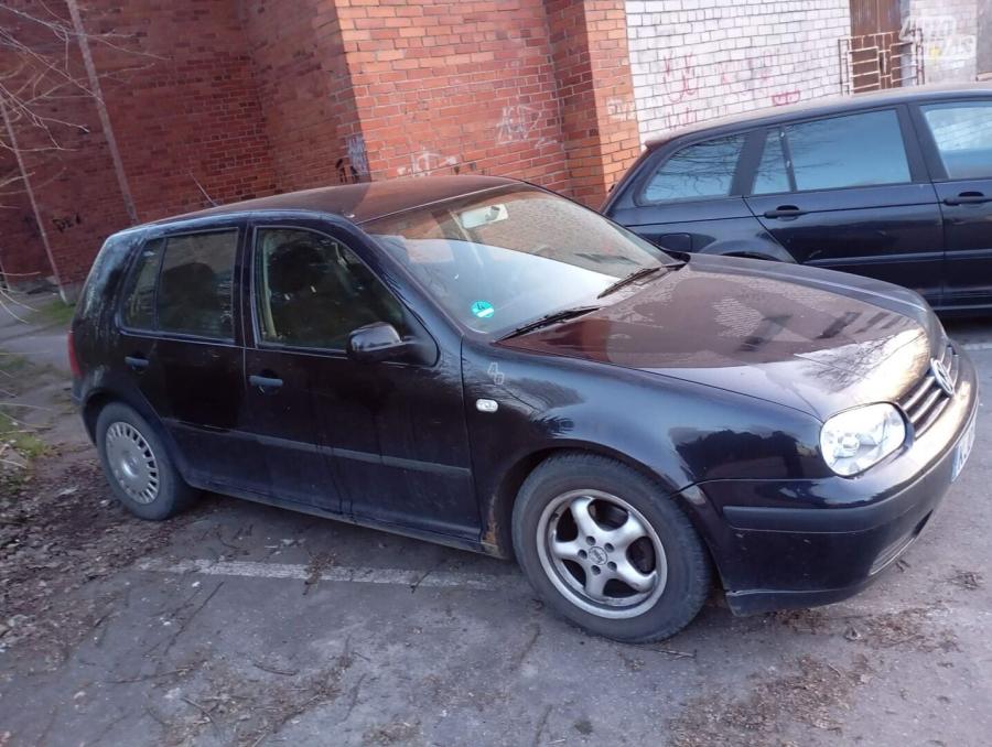 Volkswagen Golf 2002 Kauņa, ar dzinēja tilpumu 1.60 L un nobraukumu 369 tūkst. km par 600 €, foto 1 vietnē AUTOMOTO.COM.LV