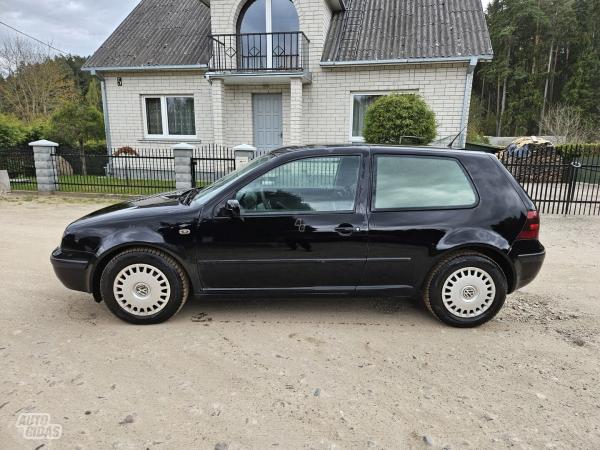 Volkswagen Golf 2002 Prienai, ar dzinēja tilpumu 1.60 L un nobraukumu 300 tūkst. km par 777 €, foto 4 vietnē AUTOMOTO.COM.LV