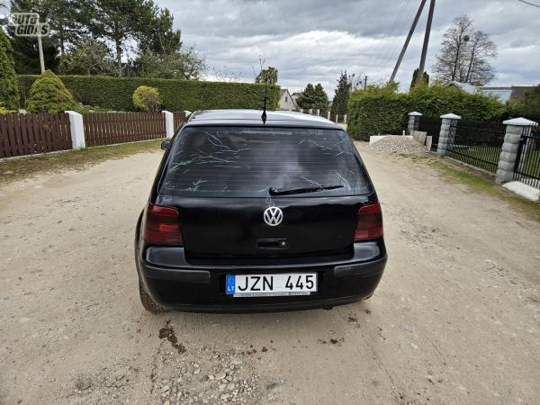 Volkswagen Golf 2002 Prienai, ar dzinēja tilpumu 1.60 L un nobraukumu 274 tūkst. km par 700 €, foto 4 vietnē AUTOMOTO.COM.LV