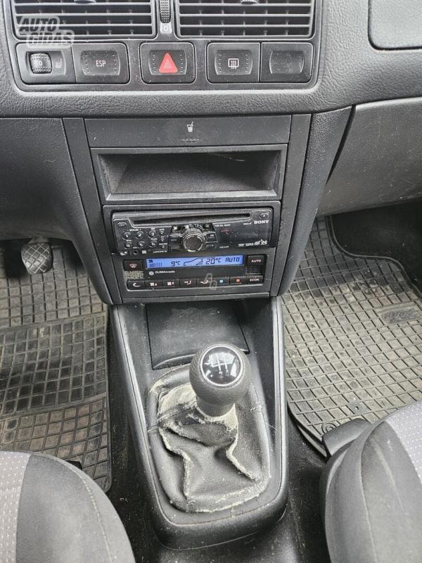 Volkswagen Golf 2002 Prienai, ar dzinēja tilpumu 1.60 L un nobraukumu 274 tūkst. km par 700 €, foto 7 vietnē AUTOMOTO.COM.LV