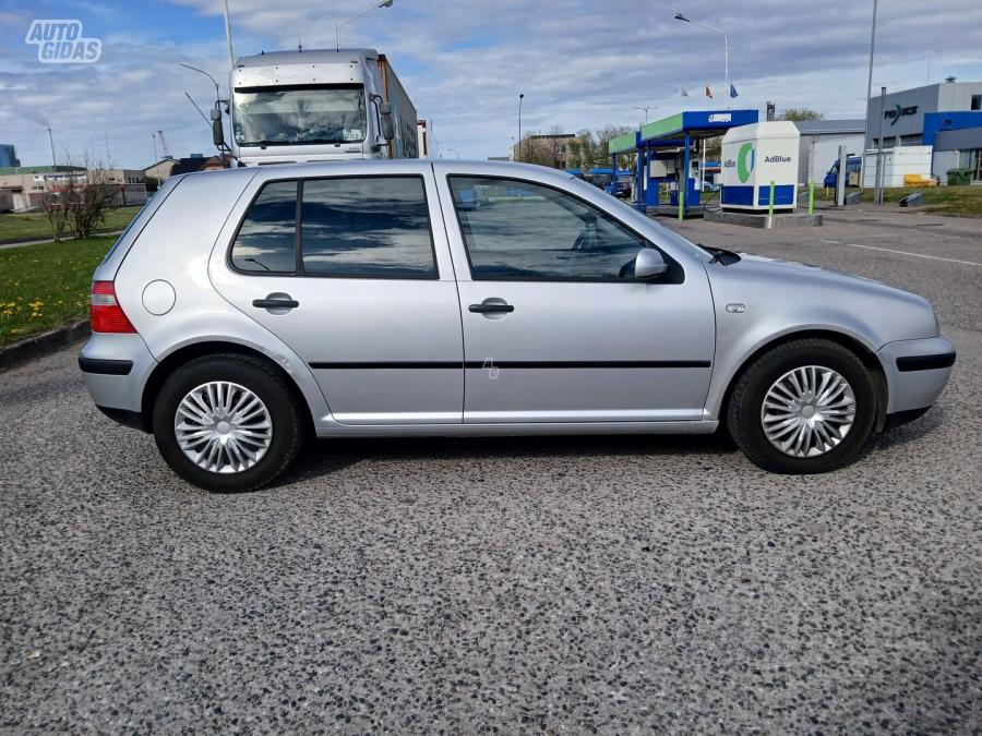 Volkswagen Golf 2002 Klaipėda, ar dzinēja tilpumu 1.60 L un nobraukumu 166 tūkst. km par 1350 €, foto 9 vietnē AUTOMOTO.COM.LV