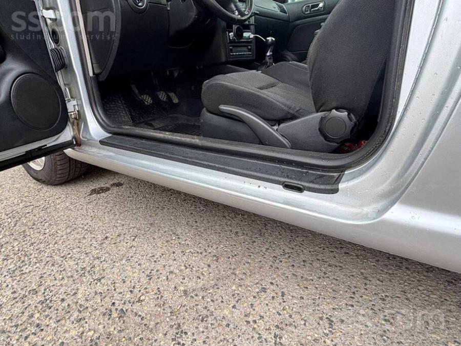 Volkswagen Golf 2002 in Riga, with an engine capacity of 1.90 L and mileage of 339 thousand km for 1850 €, photo 14 on AUTOMOTO.COM.LV