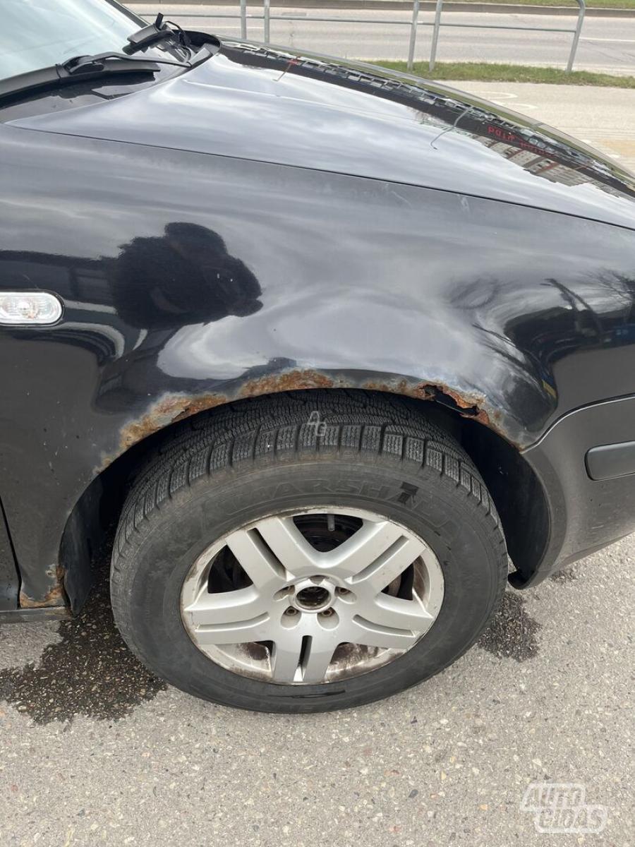 Volkswagen Golf 2002 in Kaunas, with an engine capacity of 1.60 L and mileage of 217 thousand km for 700 €, photo 6 on AUTOMOTO.COM.LV