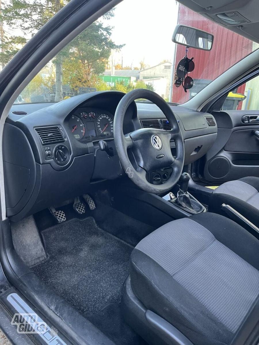 Volkswagen Golf 2002 in Kaunas, with an engine capacity of 1.60 L and mileage of 217 thousand km for 700 €, photo 9 on AUTOMOTO.COM.LV