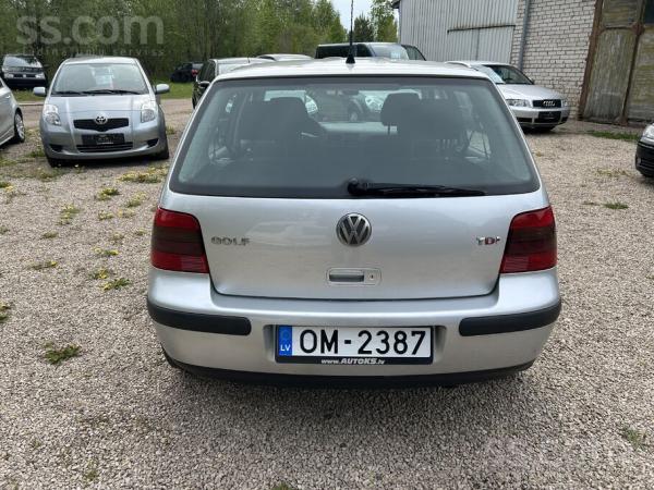 Volkswagen Golf 2002 Limbaži, ar dzinēja tilpumu 1.90 L un nobraukumu 261 tūkst. km par 3050 €, foto 5 vietnē AUTOMOTO.COM.LV