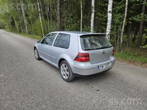 Volkswagen Golf 2002 Valmiera, ar dzinēja tilpumu 2.00 L un nobraukumu 282 tūkst. km par 1650 €, foto 4 vietnē AUTOMOTO.COM.LV