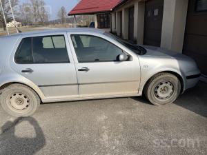 Volkswagen Golf 2002 in Cesis, with an engine capacity of 1.60 L and mileage of 256 thousand km for 1300 €, photo 3 on AUTOMOTO.COM.LV