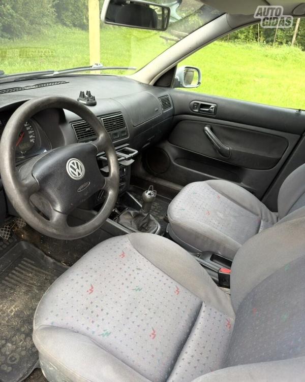 Volkswagen Golf 2002 Mažeikiai vietnē Volkswagen Golf 2002 Mažeikiai, ar dzinēja tilpumu 1.90 L un nobraukumu 330 tūkst. km par 450 €, foto 8 vietnē AUTOMOTO.COM.LV
