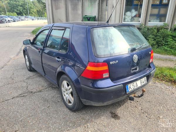 Volkswagen Golf 2002 in Klaipeda, with an engine capacity of 1.60 L and mileage of 331 thousand km for 750 €, photo 1 on AUTOMOTO.COM.LV