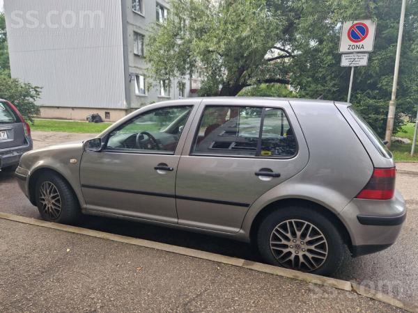 Volkswagen Golf 2003 Rīga, ar dzinēja tilpumu 1.90 L un nobraukumu 279 tūkst. km par 500 €, foto 4 vietnē AUTOMOTO.COM.LV