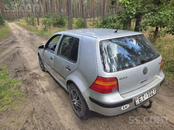 Volkswagen Golf 2003 Rīga, ar dzinēja tilpumu 1.90 L un nobraukumu 221 tūkst. km par 1400 €, foto 4 vietnē AUTOMOTO.COM.LV